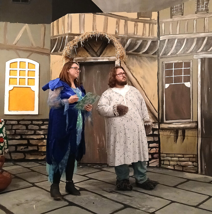 Hawkeye show puts new twist on ‘A Christmas Carol’ | News, Sports, Jobs - Messenger News